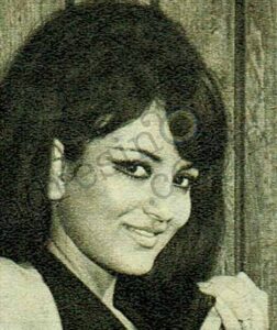 Mine Mutlu ve Nevin Nuray Soyundu - Tozlu Magazin